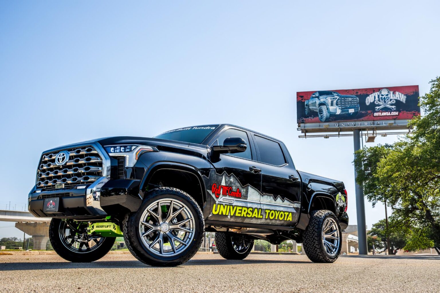 Outlaw Wraps: San Antonio Vehicle & Storefront Graphics